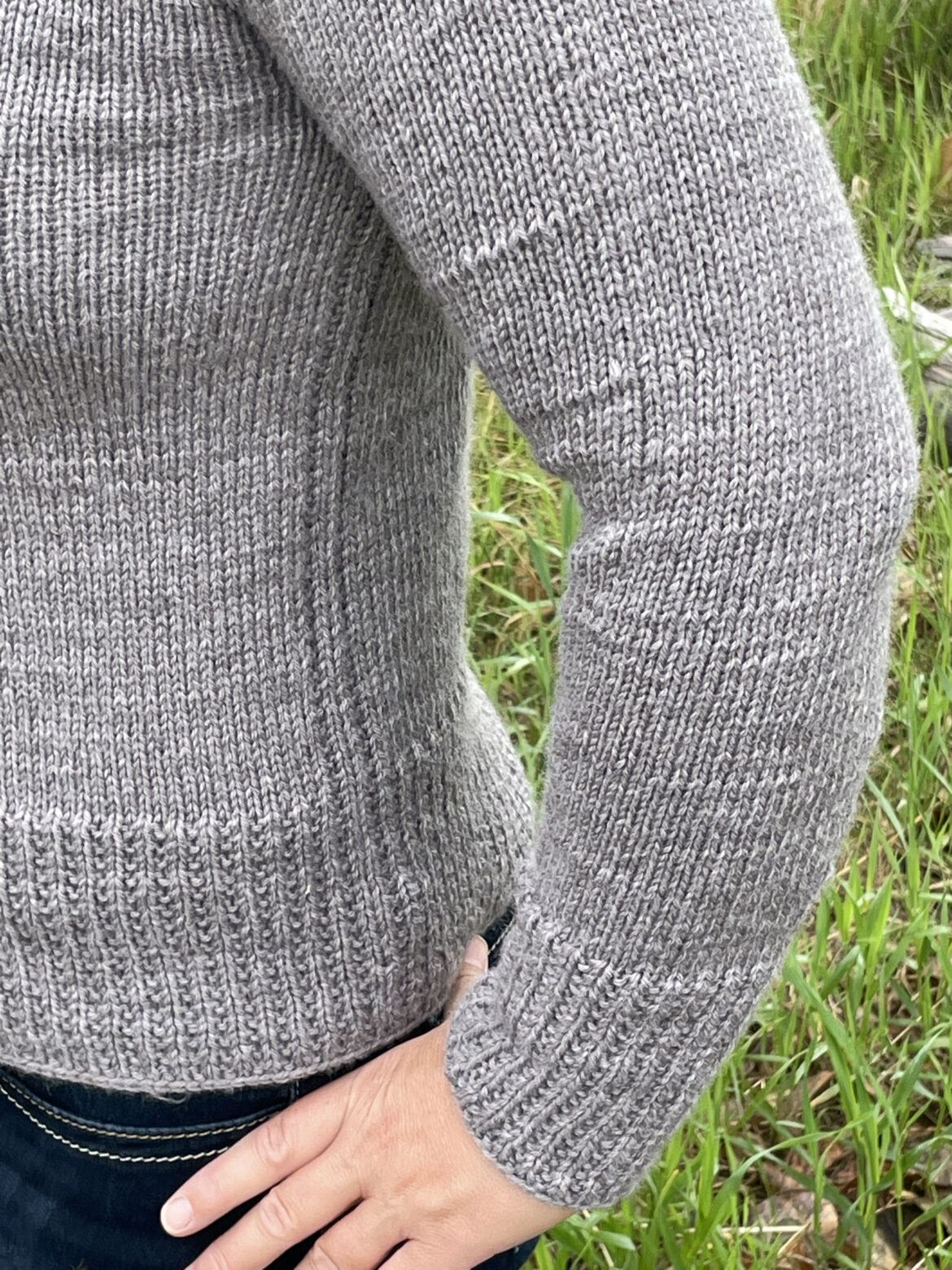 Simple Raglan Sweater Knitting Pattern Tutorial - KnotEnufKnitting